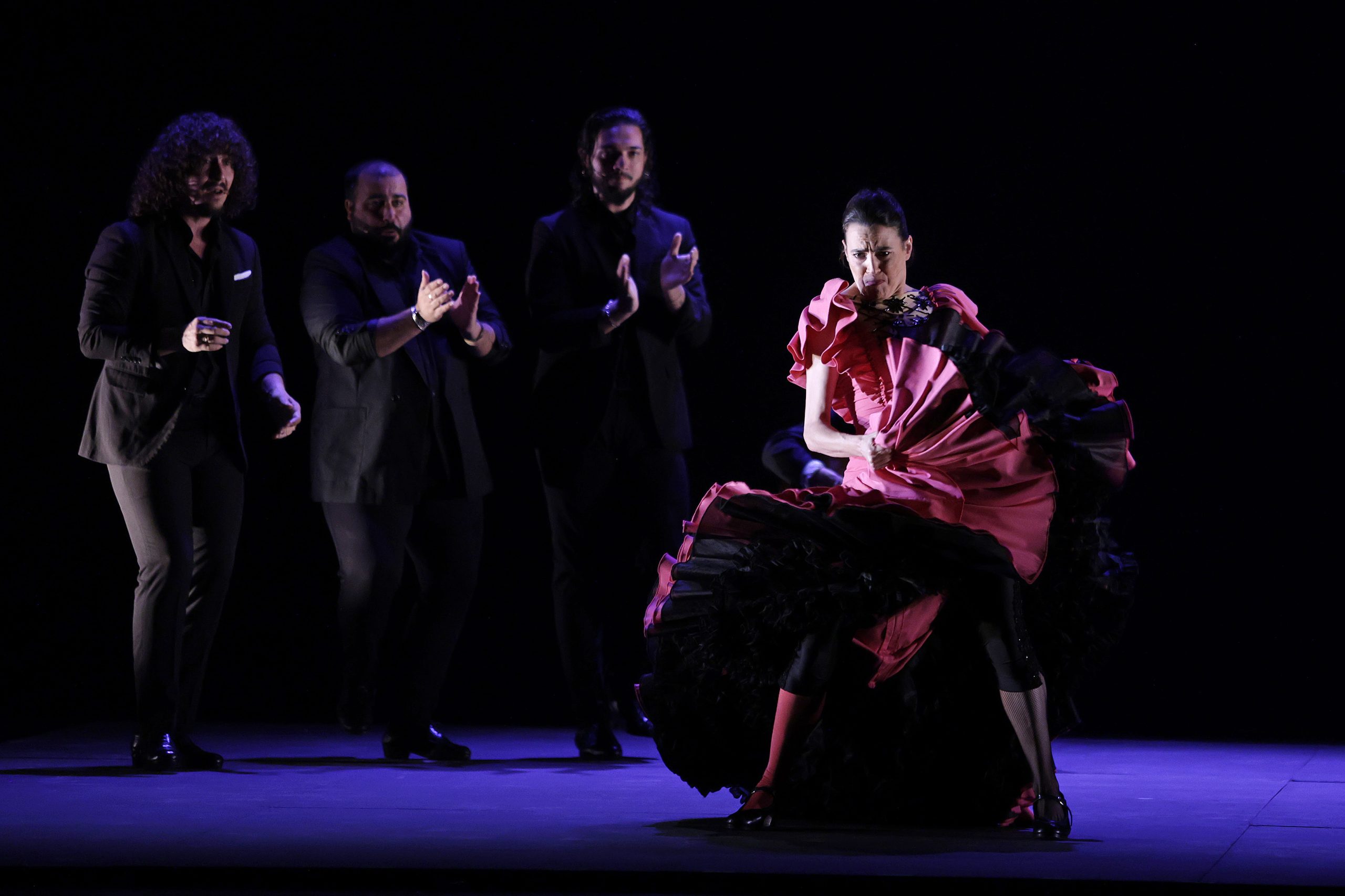 Sensualidad, ritmo, fuerza y excelencia es lo que presenta La Piñona en ...